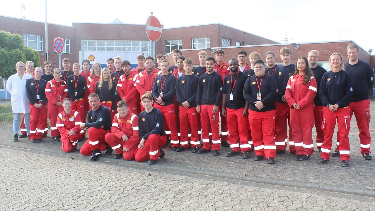 30 neue Auszubildende starten im Shell Energy and Chemicals Park ...
