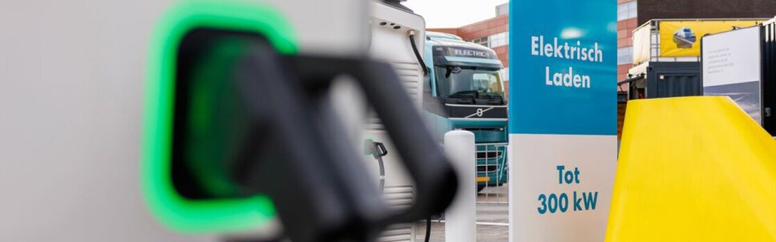 Mehr Lkw-Ladestationen: Chancen & Herausforderungen | Tankkarte für ...